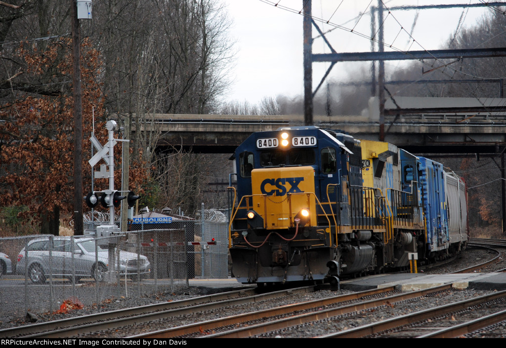 Q300-27 continuing eastbound